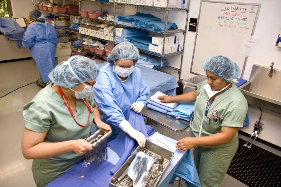 How to Become a Surgical Technologist in California | ACC