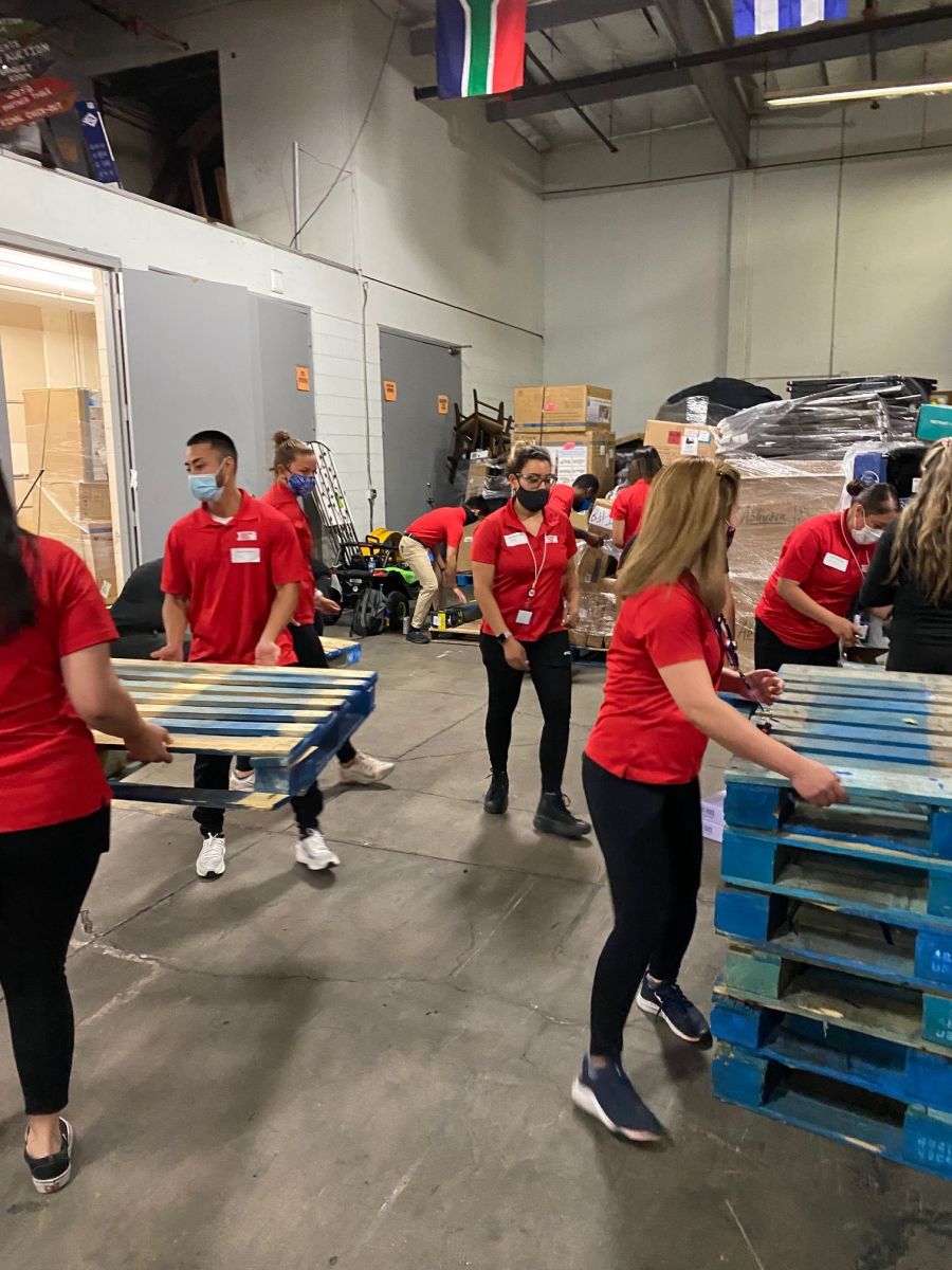 ACC-OC PTA Students Help Organize Holiday Gifts Donated for Local Children