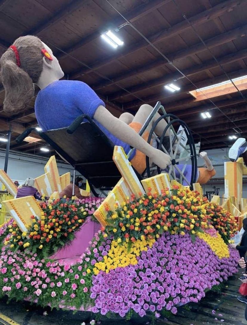 ACC-OC PTA Students Help Decorate APTA’s Award-Winning Rose Parade Float